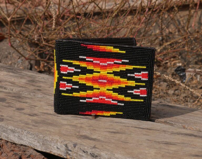 Handmade Native American Seed beads Beaded Genuine Leather Wallet ...